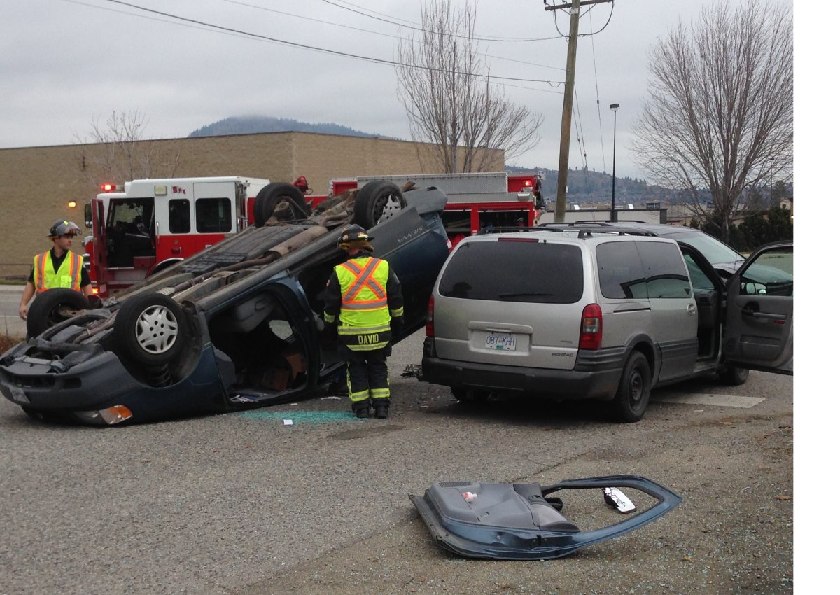 Three injured in three vehicle crash | Globalnews.ca