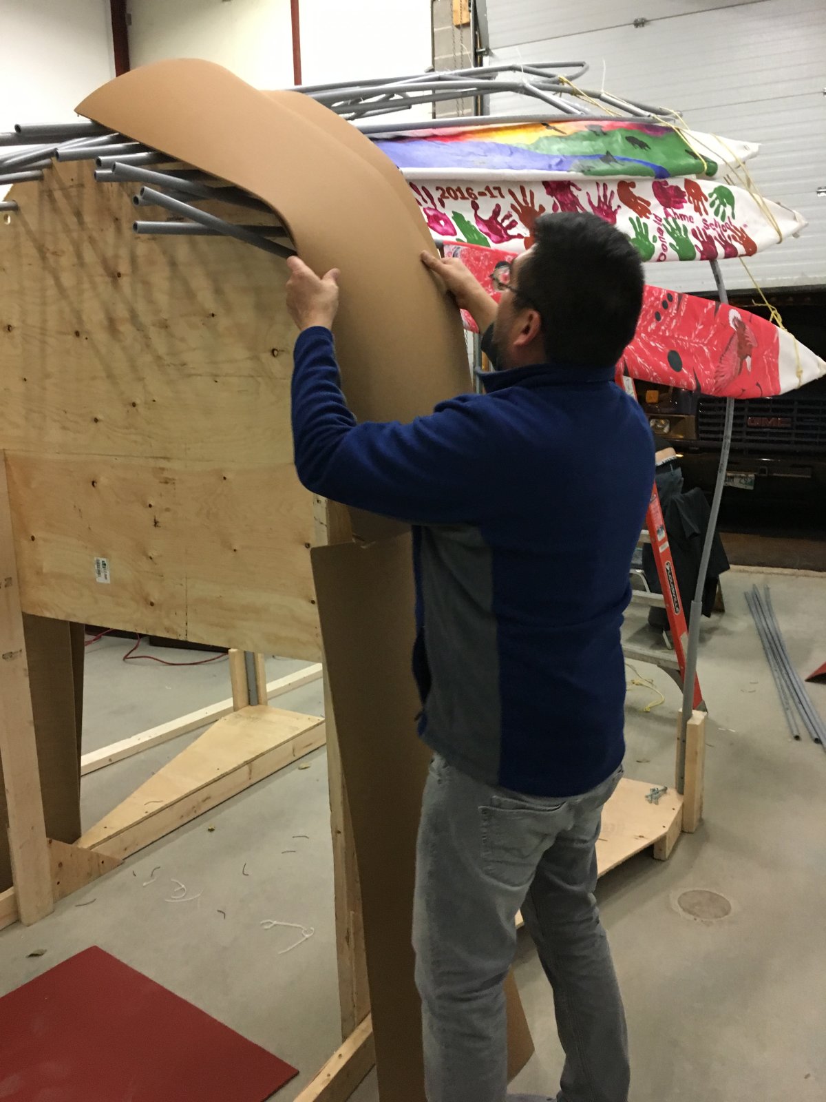 Manitoba First Nation group creates float for Santa Claus Parade ...