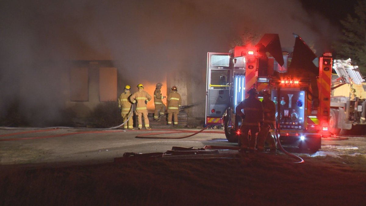 Fire crews on scene of blaze in southeast Regina - Regina | Globalnews.ca