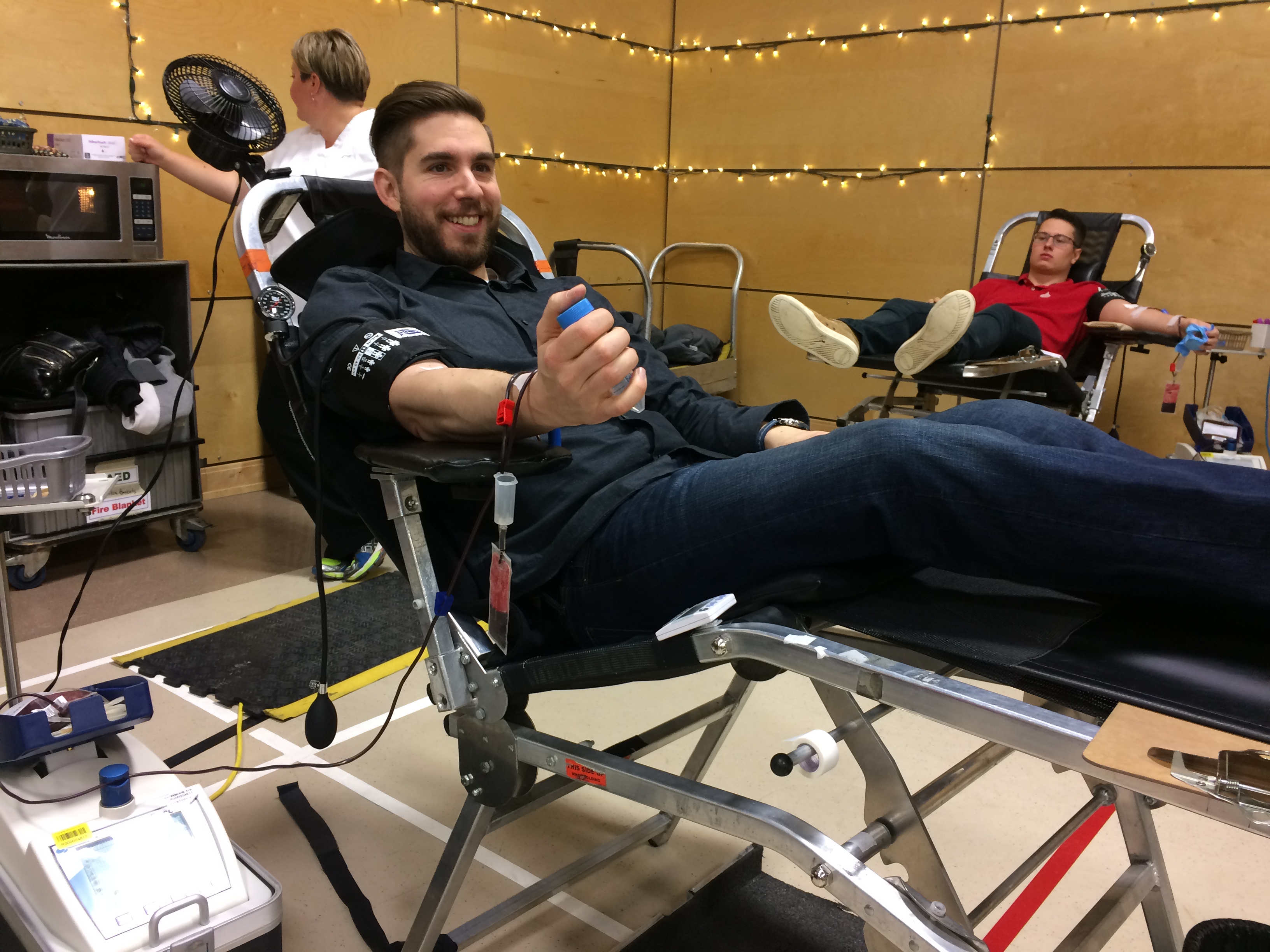 Calgary blood donors called heroes by local cancer survivor | Globalnews.ca