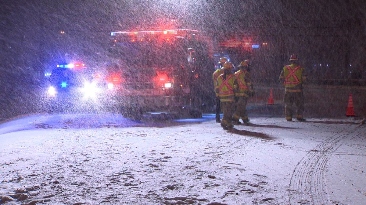City crews clean up after GTA’s first snowstorm - Toronto | Globalnews.ca