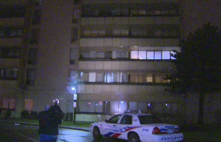 Boy, 12, survives fall from 6th floor apartment balcony in North York ...