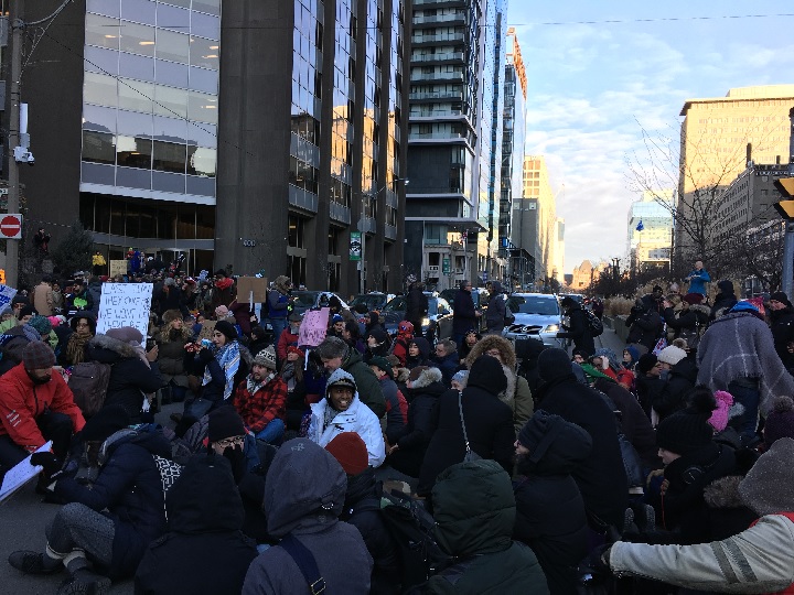 U.S. Consulate in Toronto target of protest over Trump travel ban ...