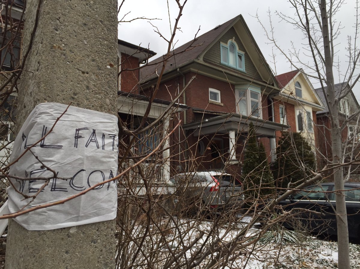 ‘All faiths welcome’: West-end Toronto community ties white ribbons in ...