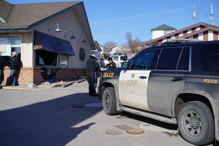 Car crashes into Kenora, Ont., restaurant, 4 sent to hospital ...