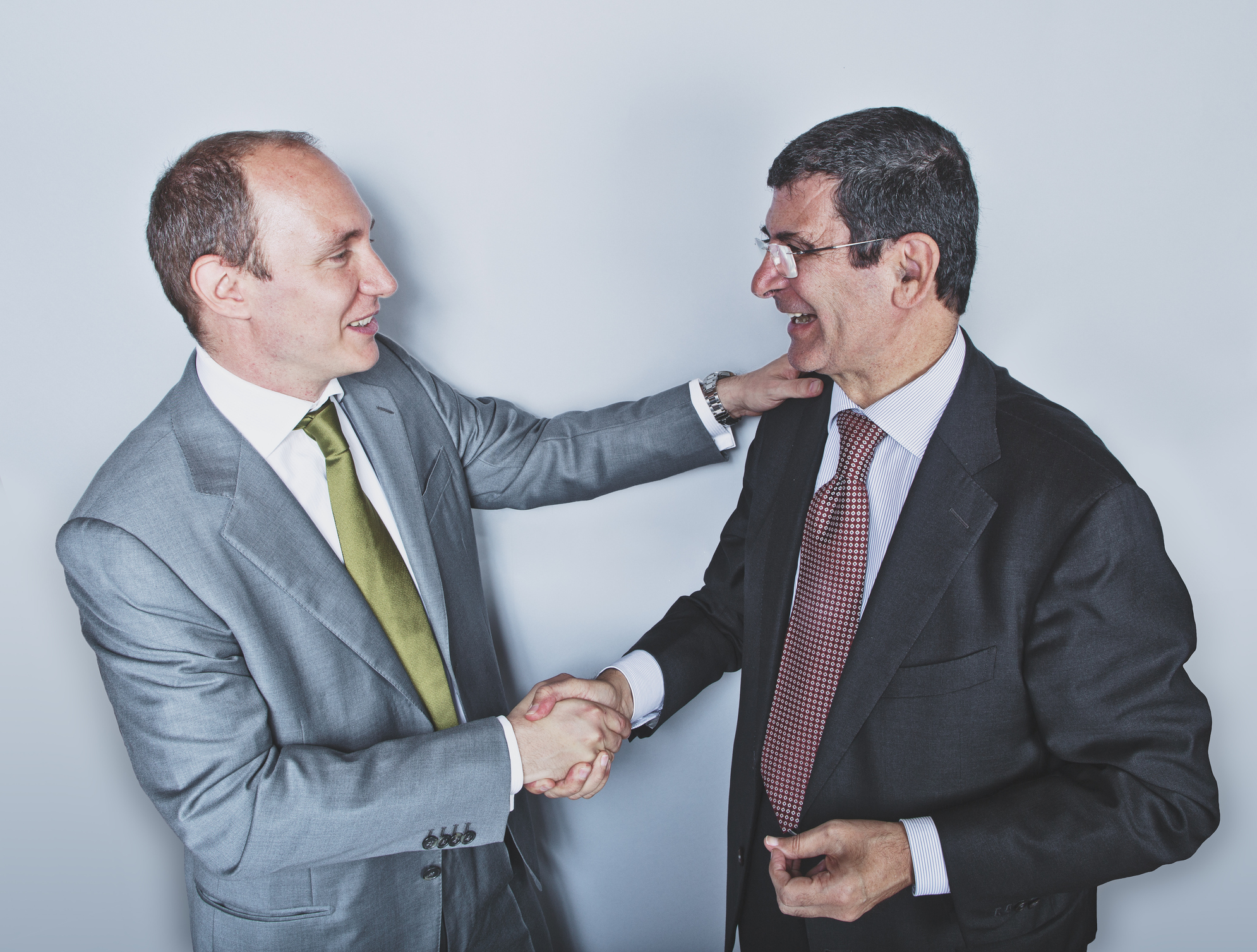 How to give a proper handshake, according to experts, Donald Trump and ...