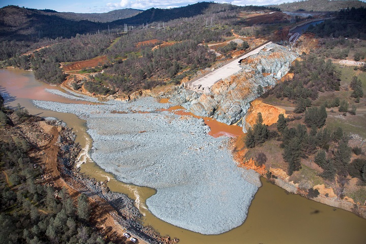 Dramatic aerial photos show extensive damage to California’s Oroville Dam spillway - National ...