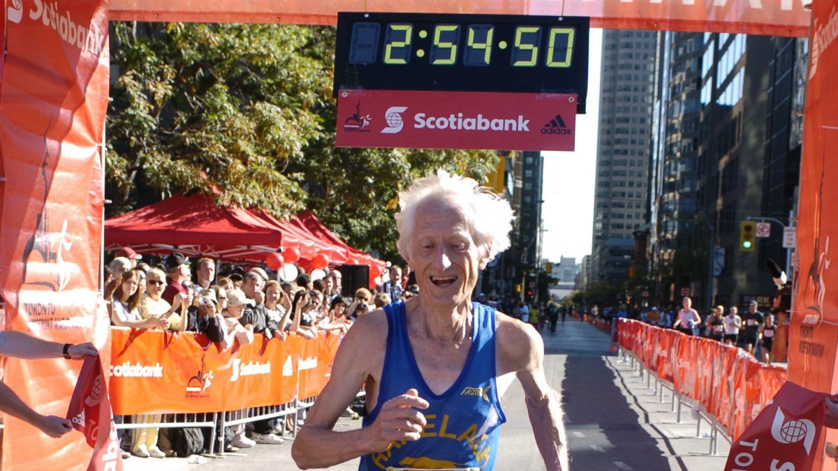 World record breaking marathoner Ed Whitlock dies at 86 | Globalnews.ca
