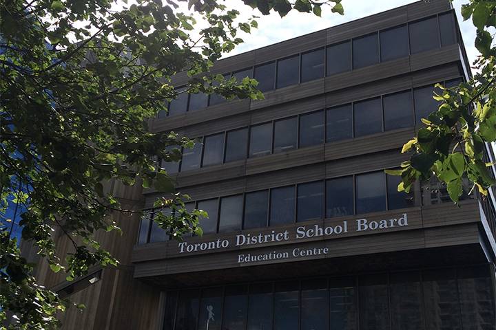 TDSB staff report recommends ending program that puts police officers ...