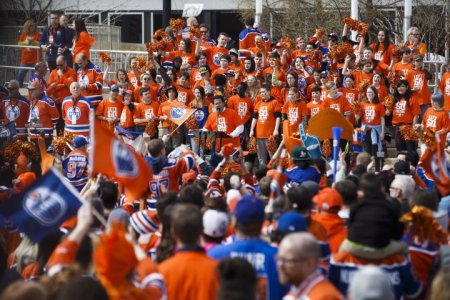 Edmonton Oilers fan rally transforms Churchill Square into sea of ...