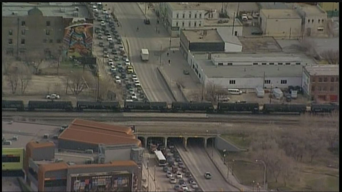 Bumper-to-bumper traffic on Winnipeg Main Street frustrates drivers ...