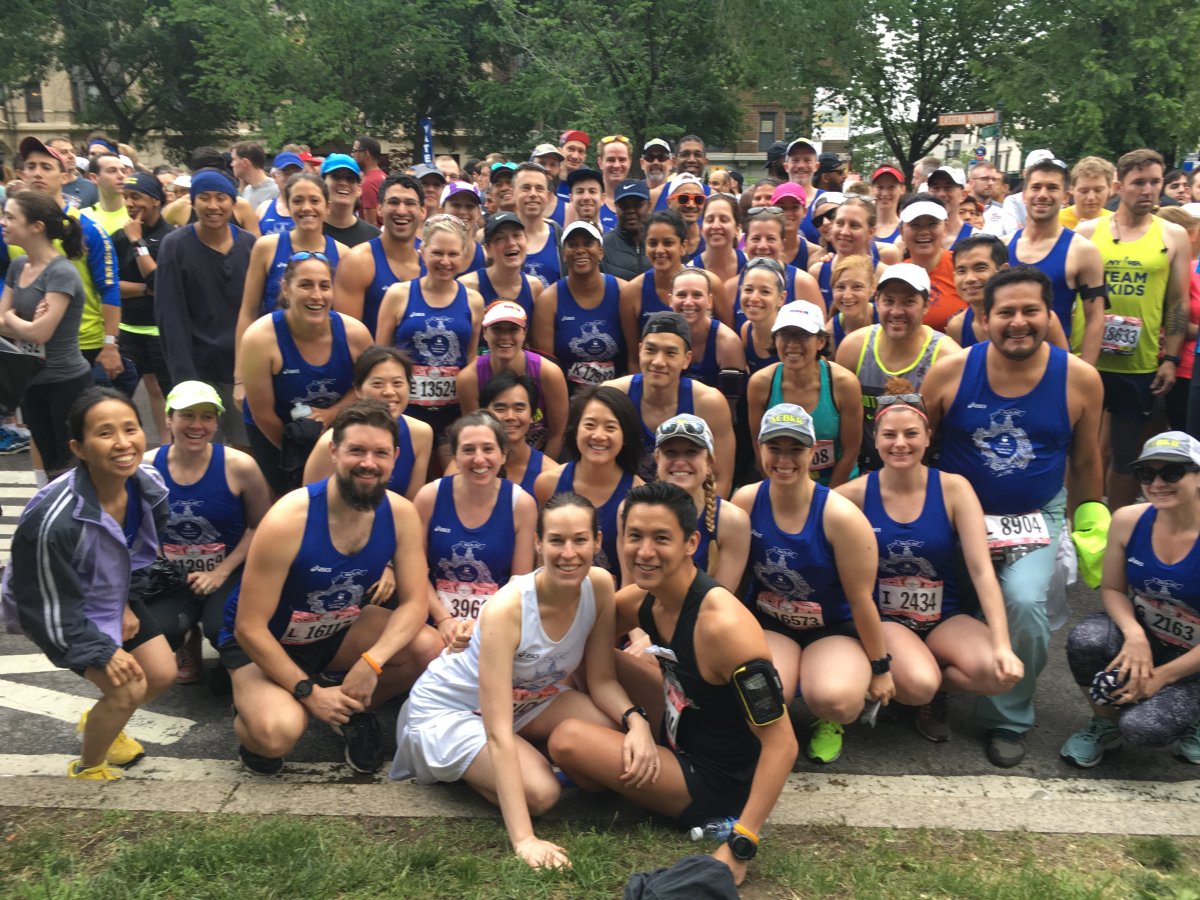 Couple runs half marathon on wedding day — with their wedding party ...