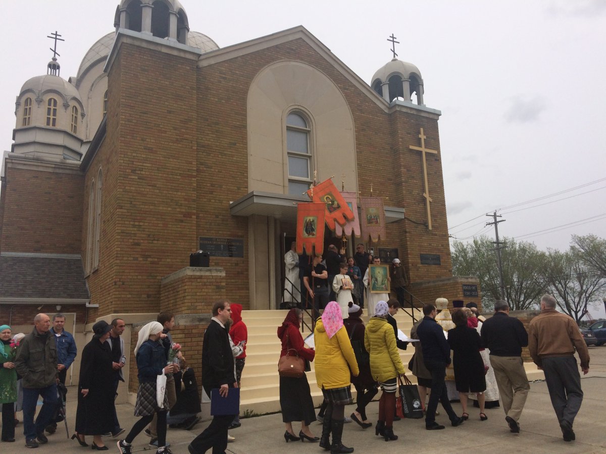Edmonton’s Russian community marches in honour of Victory Day ...