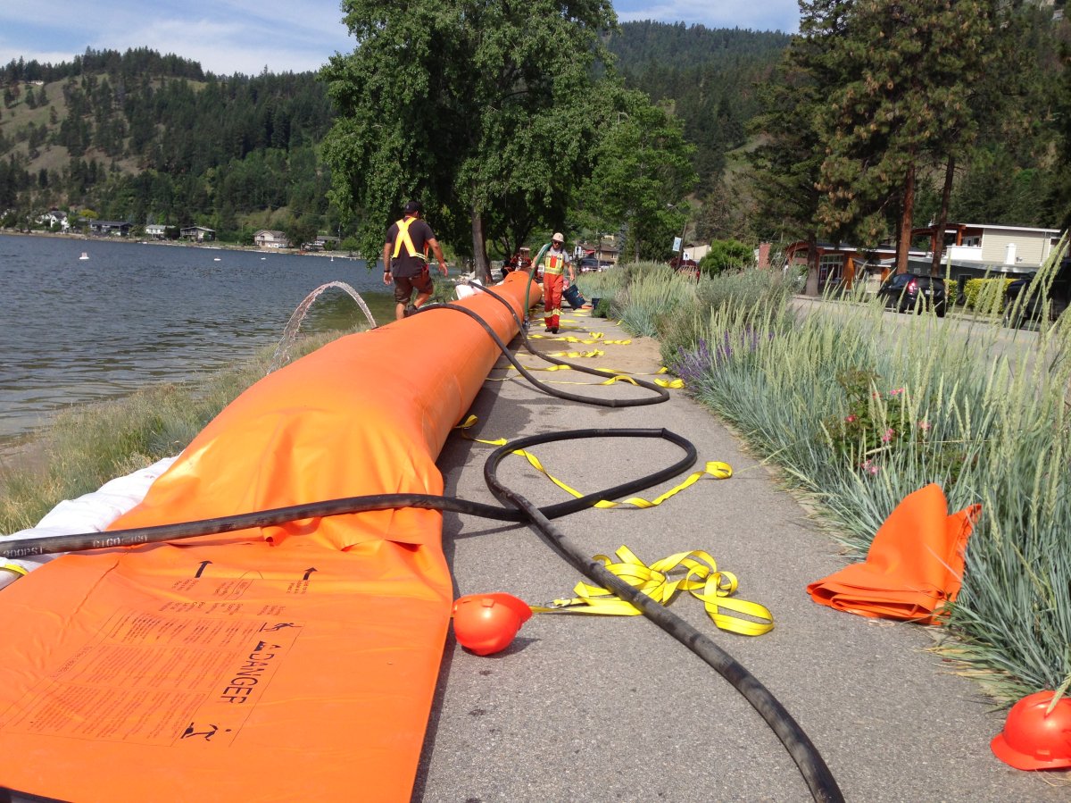 Sandbags and other diking redeployed in the Kelowna area | Globalnews.ca