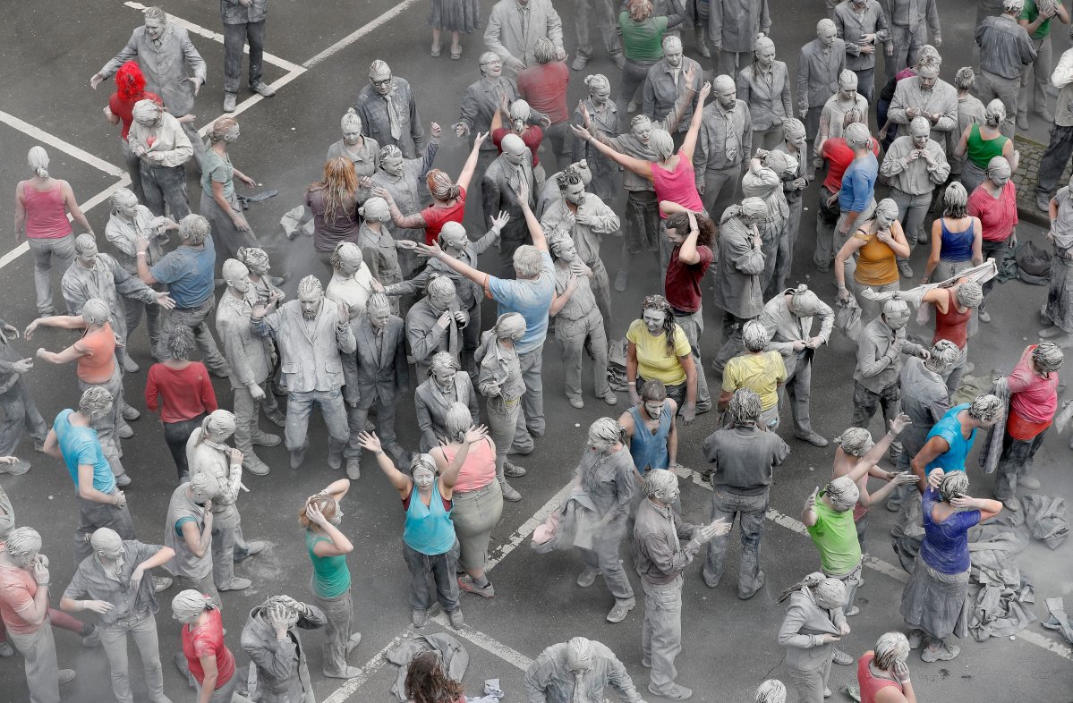 Zombie-like protesters march through Hamburg ahead of G20 Summit: In ...