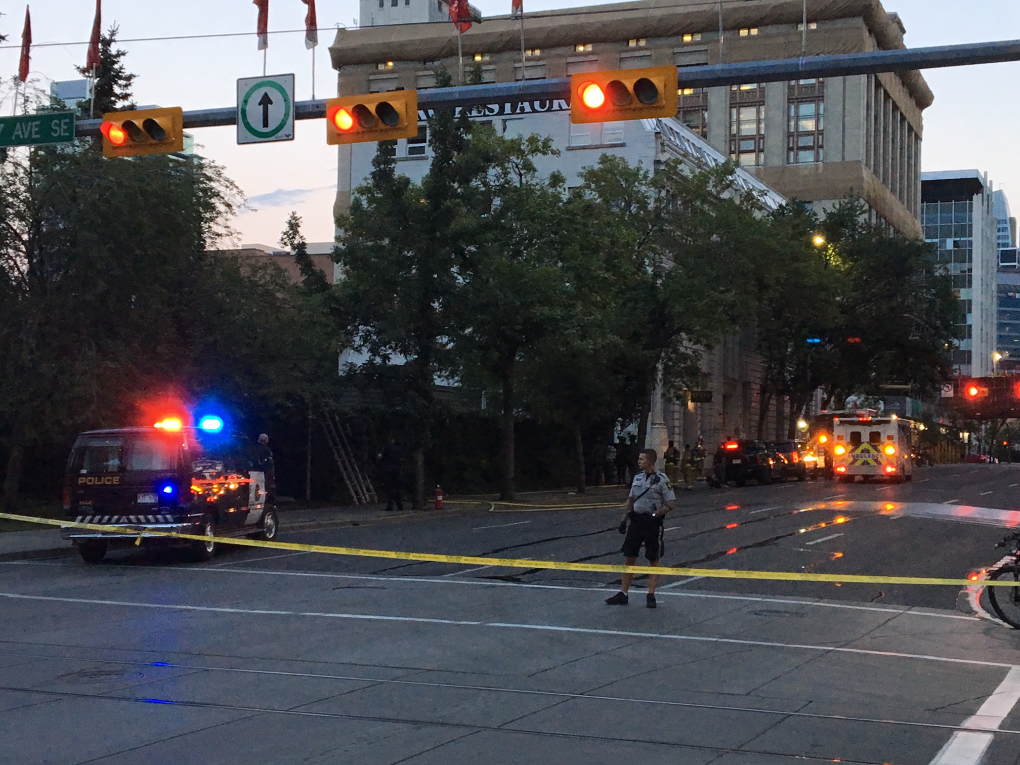 5-hour standoff shuts down section of downtown Calgary on Thursday ...