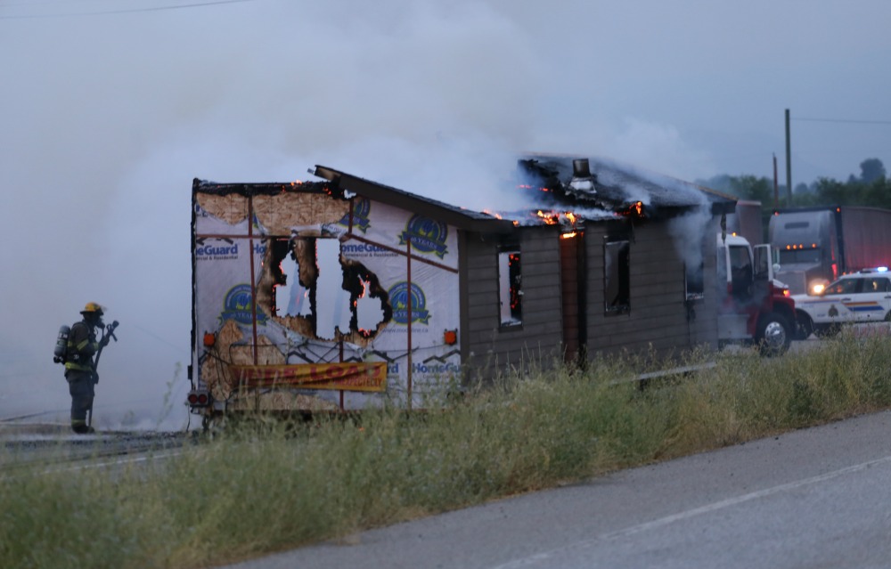 Modular home catches fire while being moved | Globalnews.ca
