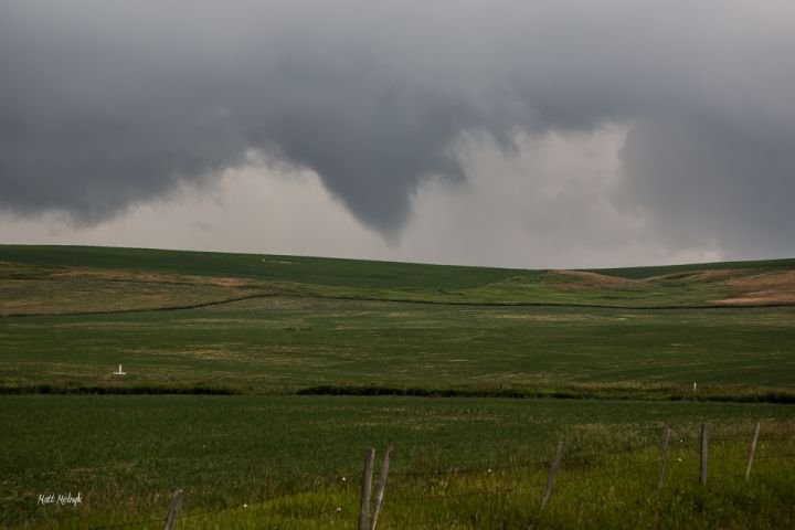 Tornado confirmed northwest of Calgary airport Monday | Globalnews.ca