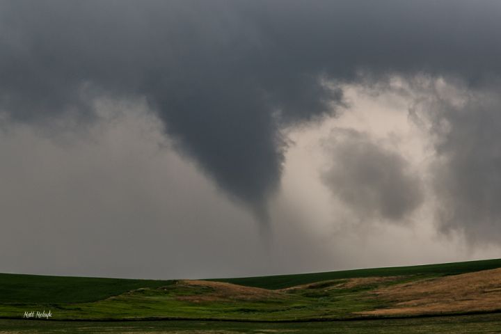 Tornado confirmed northwest of Calgary airport Monday | Globalnews.ca