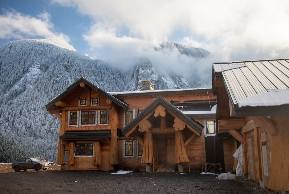 TV’s ‘Timber Kings’ fight to save log homes after B.C. wildfires ...