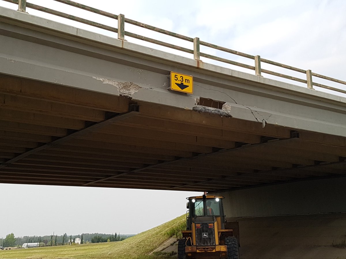 High load hits overpass, temporarily closes Highway 14 westbound ...