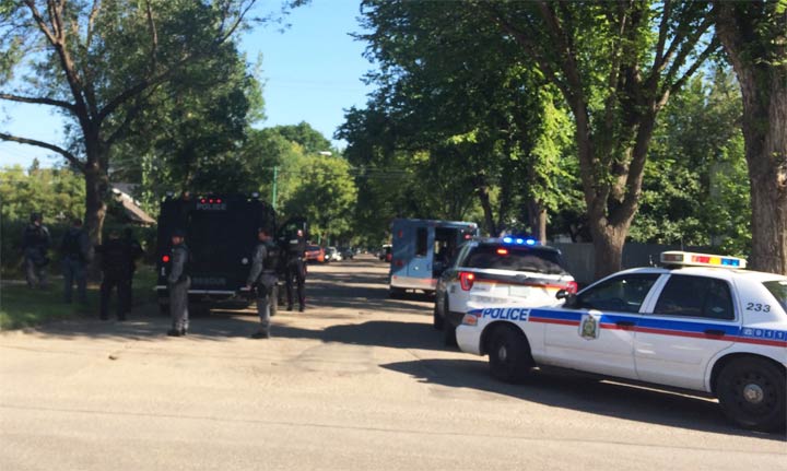 Saskatoon standoff ends with arrest of man - Saskatoon | Globalnews.ca