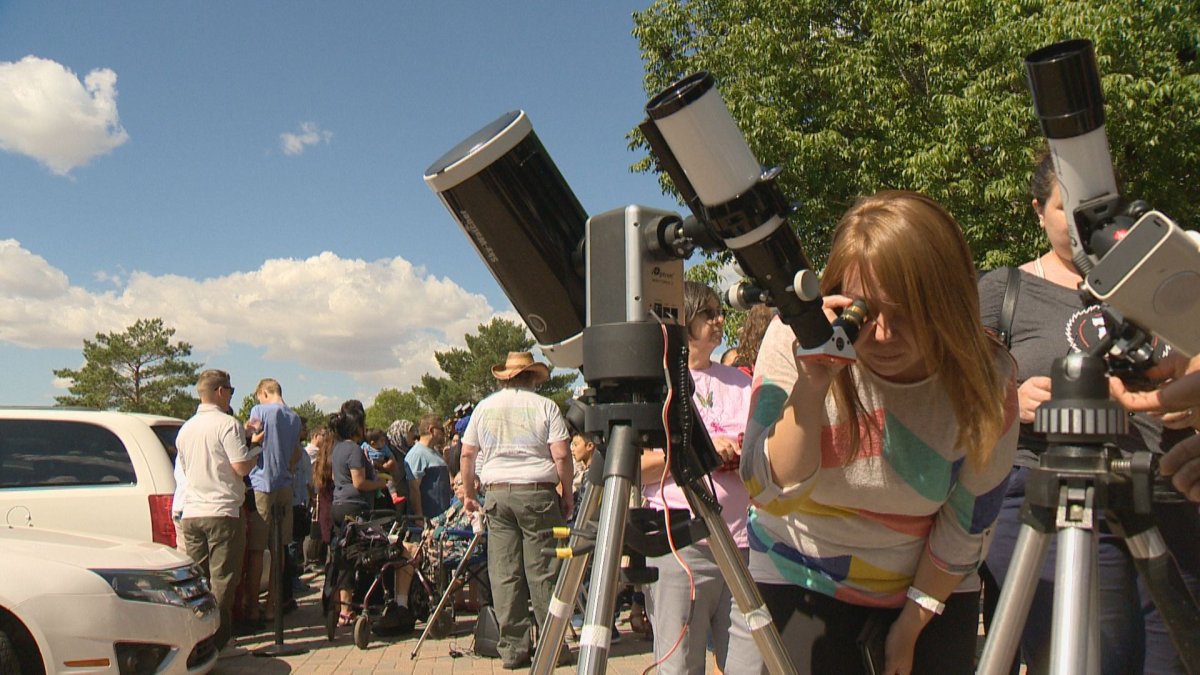 Solar eclipse excitement engulfs Regina - Regina | Globalnews.ca