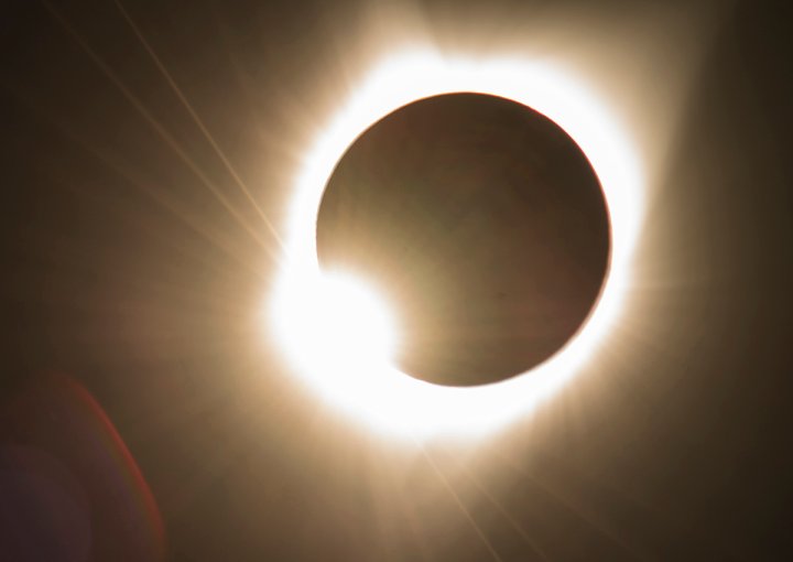 Solar Eclipse 2017 Timelapse: Watch as the moon blocks out the sun ...