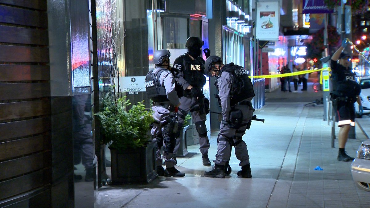 Shooting inside popular downtown hotel leaves 2 men injured - Toronto ...