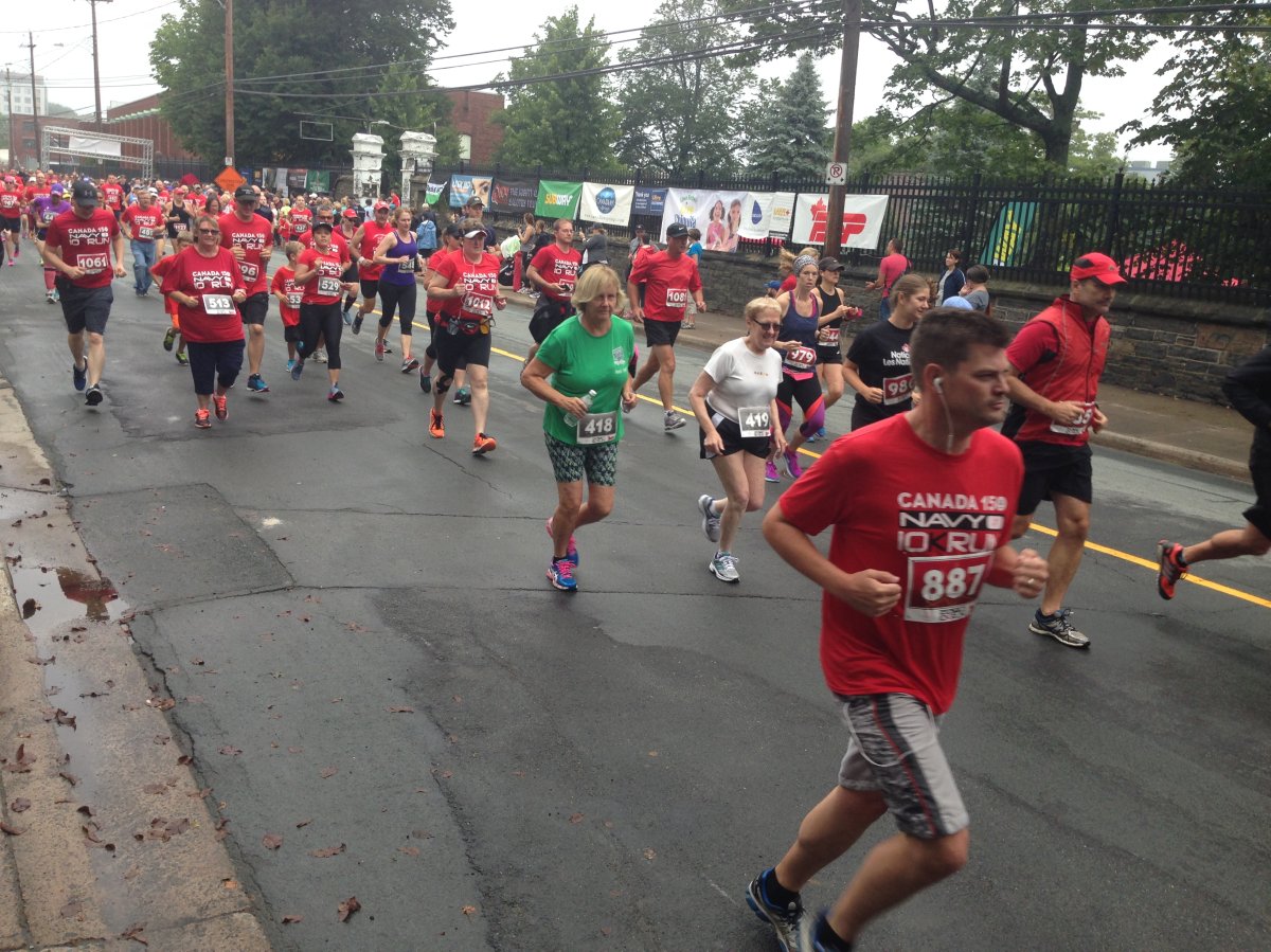 Navy 10K Run draws hundreds of participants | Globalnews.ca
