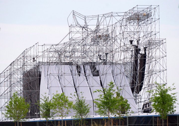 Charges in fatal 2012 Radiohead stage collapse in Toronto stayed over ...