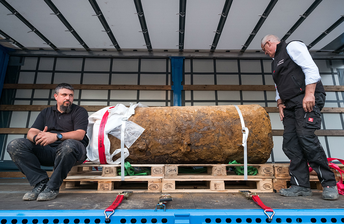 60,000 people evacuated as police defuse massive World War II bomb in ...