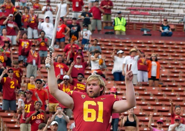 ‘A beautiful moment’: Blind USC football player Jake Olson completes ...