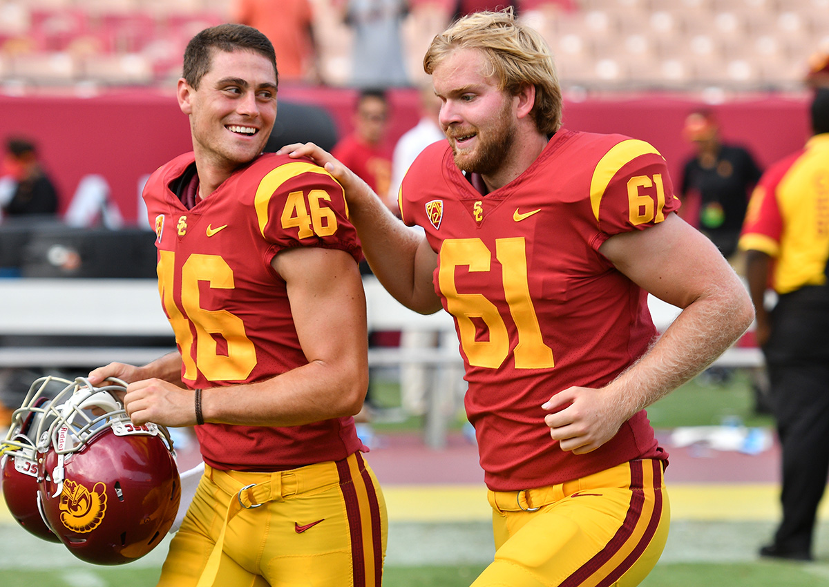 ‘A beautiful moment’: Blind USC football player Jake Olson completes ...