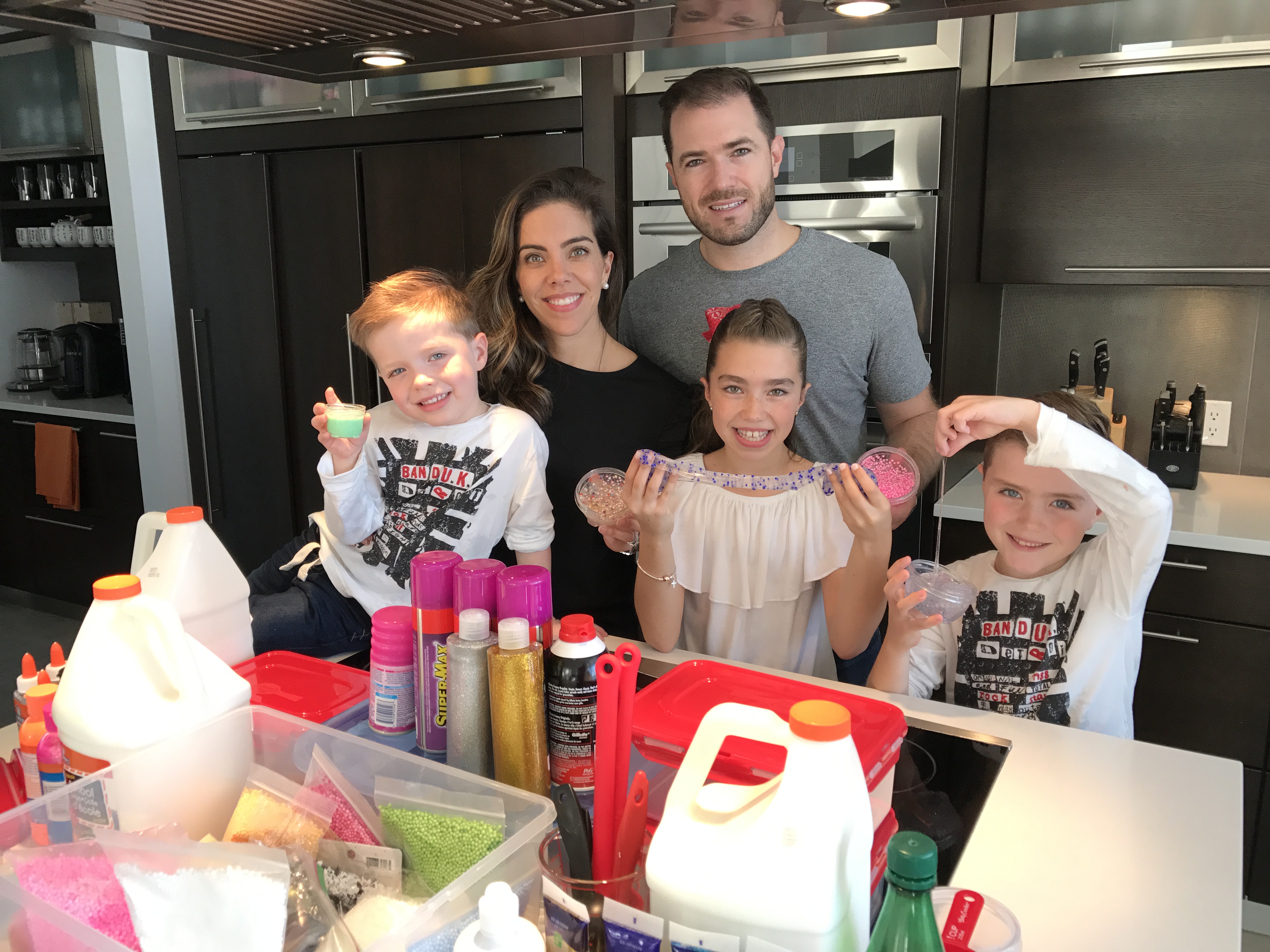Île-Perrot family gets into slime business - Montreal | Globalnews.ca