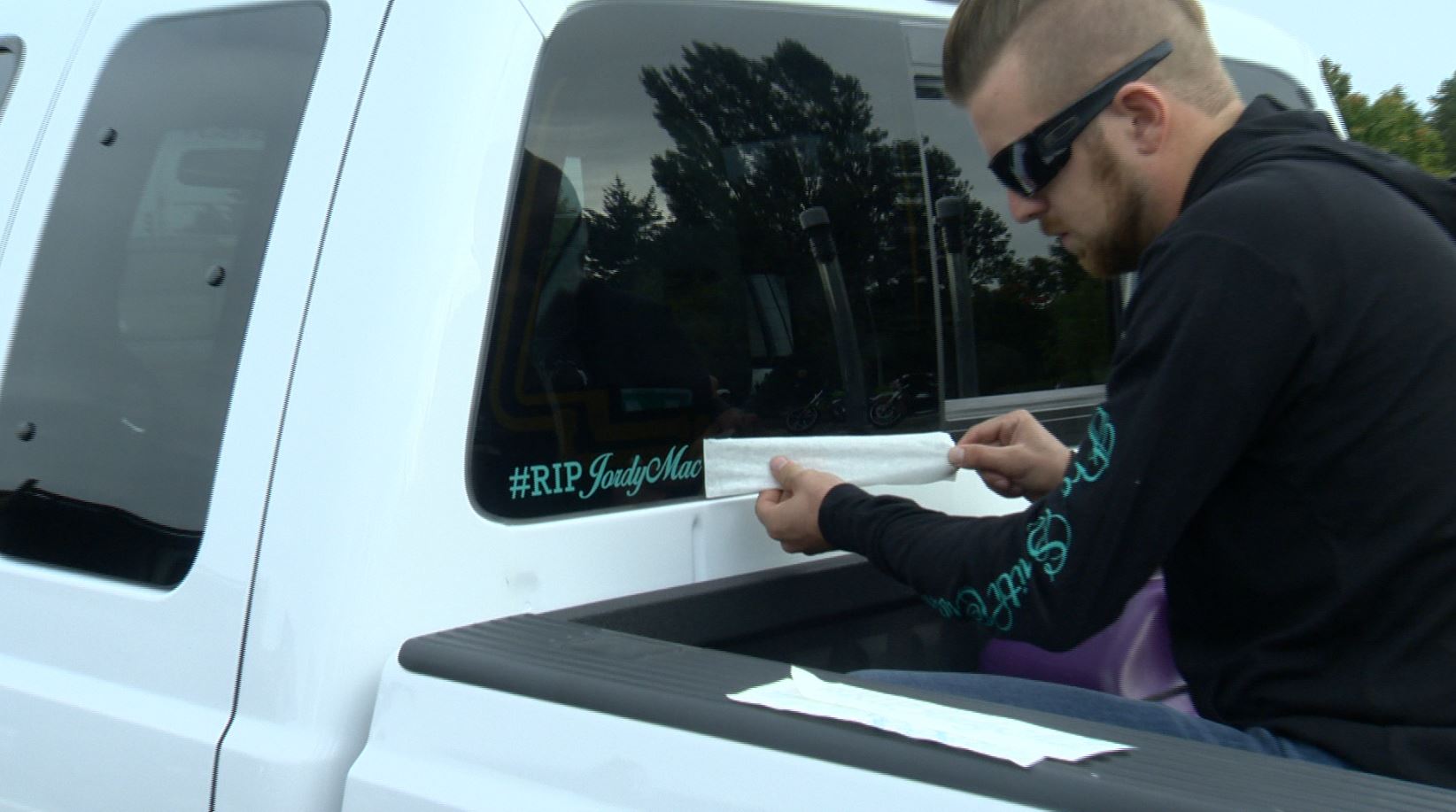 Friends and family of Vegas shooting victim Jordan McIldoon ride on in ...