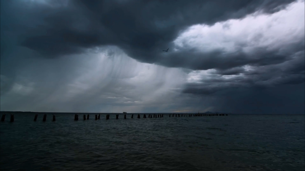 Stunning time-lapse captures storm cells moving over coastal Australian ...