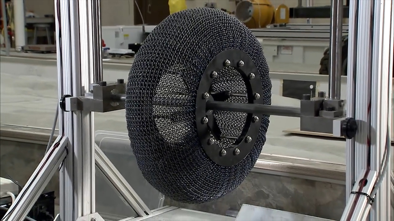 NASA creates airless chain mail wheels that don’t forget their shape ...