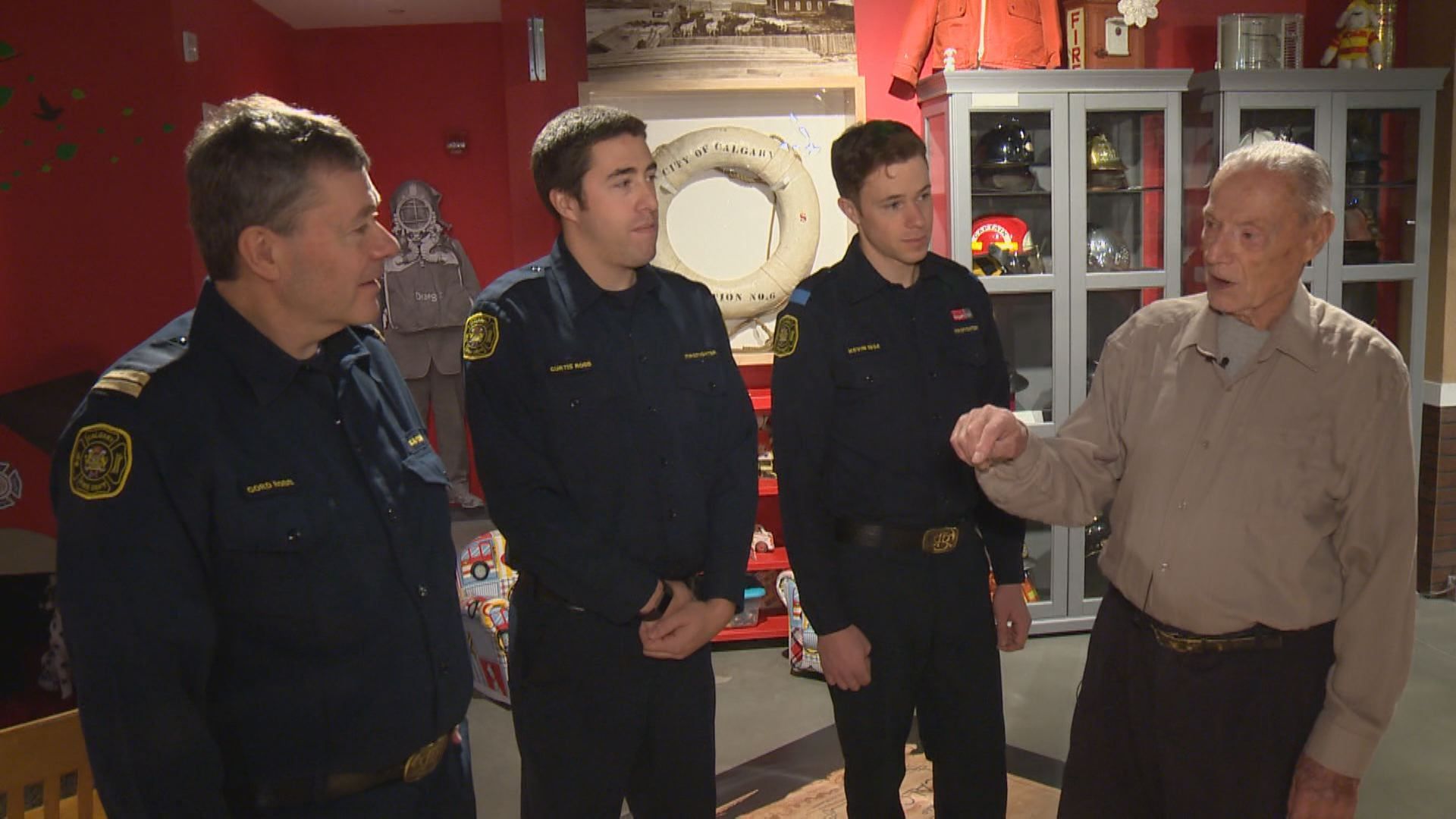 Family of Calgary firefighters carries on Christmas tradition for ...