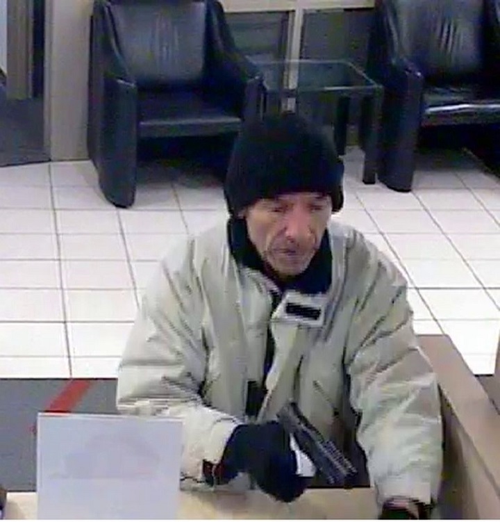 Toronto police searching for alleged bank robber after teller ...