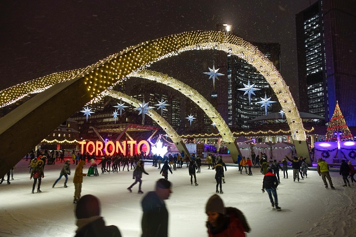 First significant snowfall of season arrives in Toronto - Toronto ...