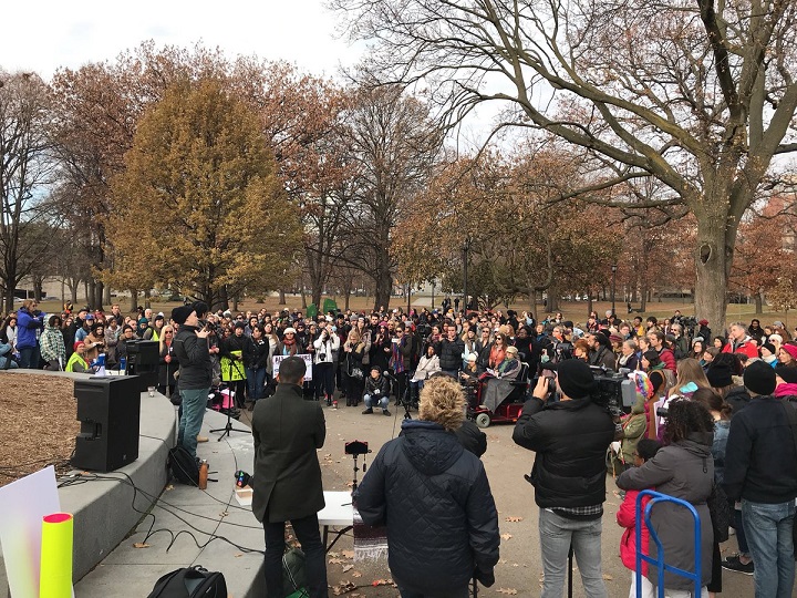 People gather for #MeToo march in Toronto - Toronto | Globalnews.ca