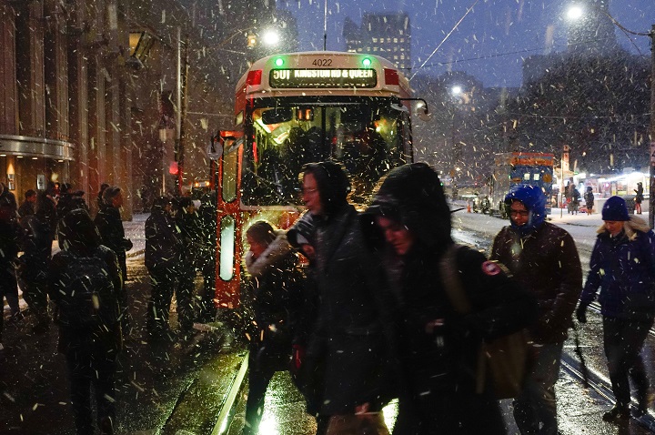 First significant snowfall of season arrives in Toronto - Toronto ...
