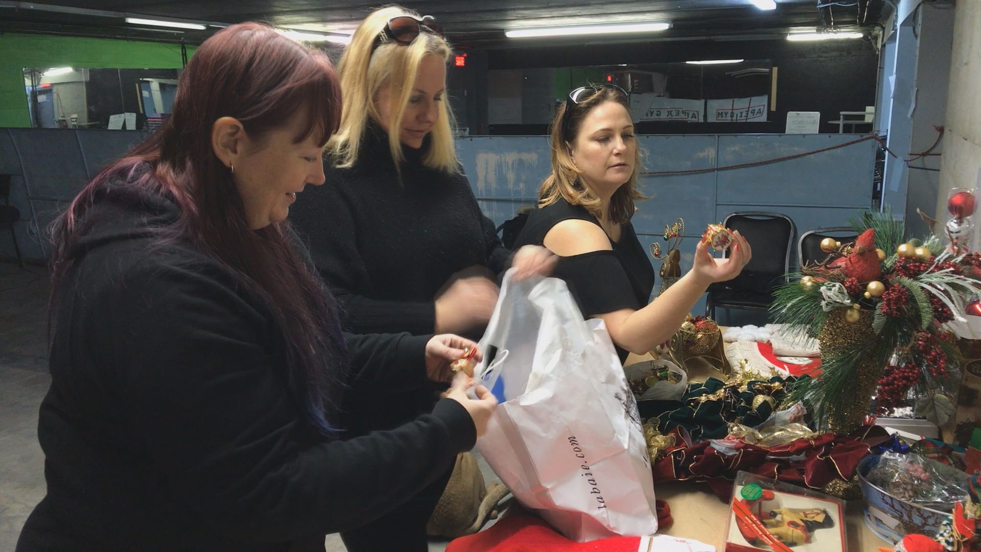 Pierrefonds woman collecting Christmas decorations for flood victims ...