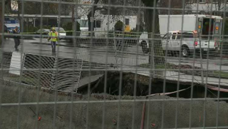 Sidewalk collapses into Victoria construction site - BC | Globalnews.ca