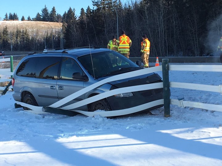 279 collisions reported to Edmonton police over slippery 24-hour period ...
