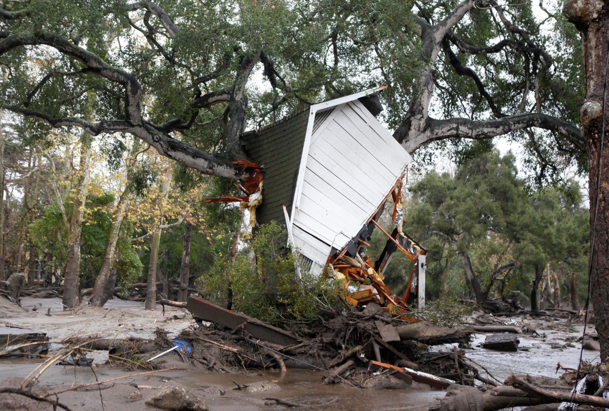 Deadly mudslides sweep across Southern California, rescuers search for ...