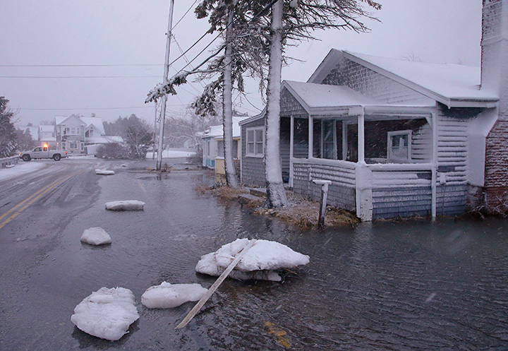 ‘Bomb cyclone’ photos show intensity of storm as it pummelled East ...