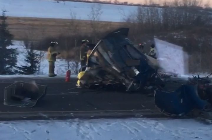 1 dead after major crash shuts down southbound lanes of QE2 near ...