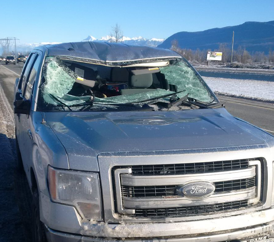 BC family’s truck destroyed by falling ice - BC | Globalnews.ca